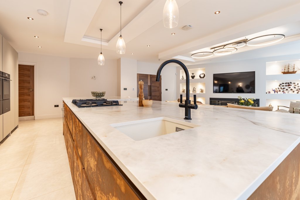 Inline Designs offers a rich variety of kitchen projects in Chigwell ...